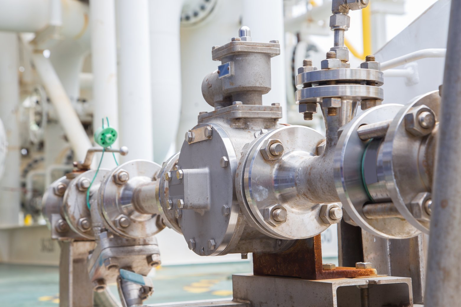 When the Joukowsky Equation Does Not Predict Maximum Water Hammer Pressures